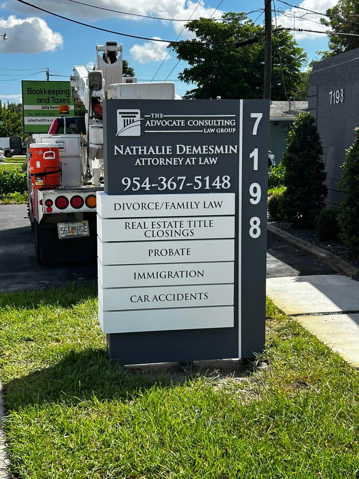 Monument Signs | Best Sign Company in South Miami Florida